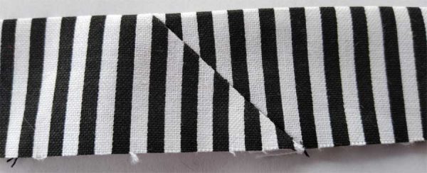 Using Striped Fabric to Bind an Edge
